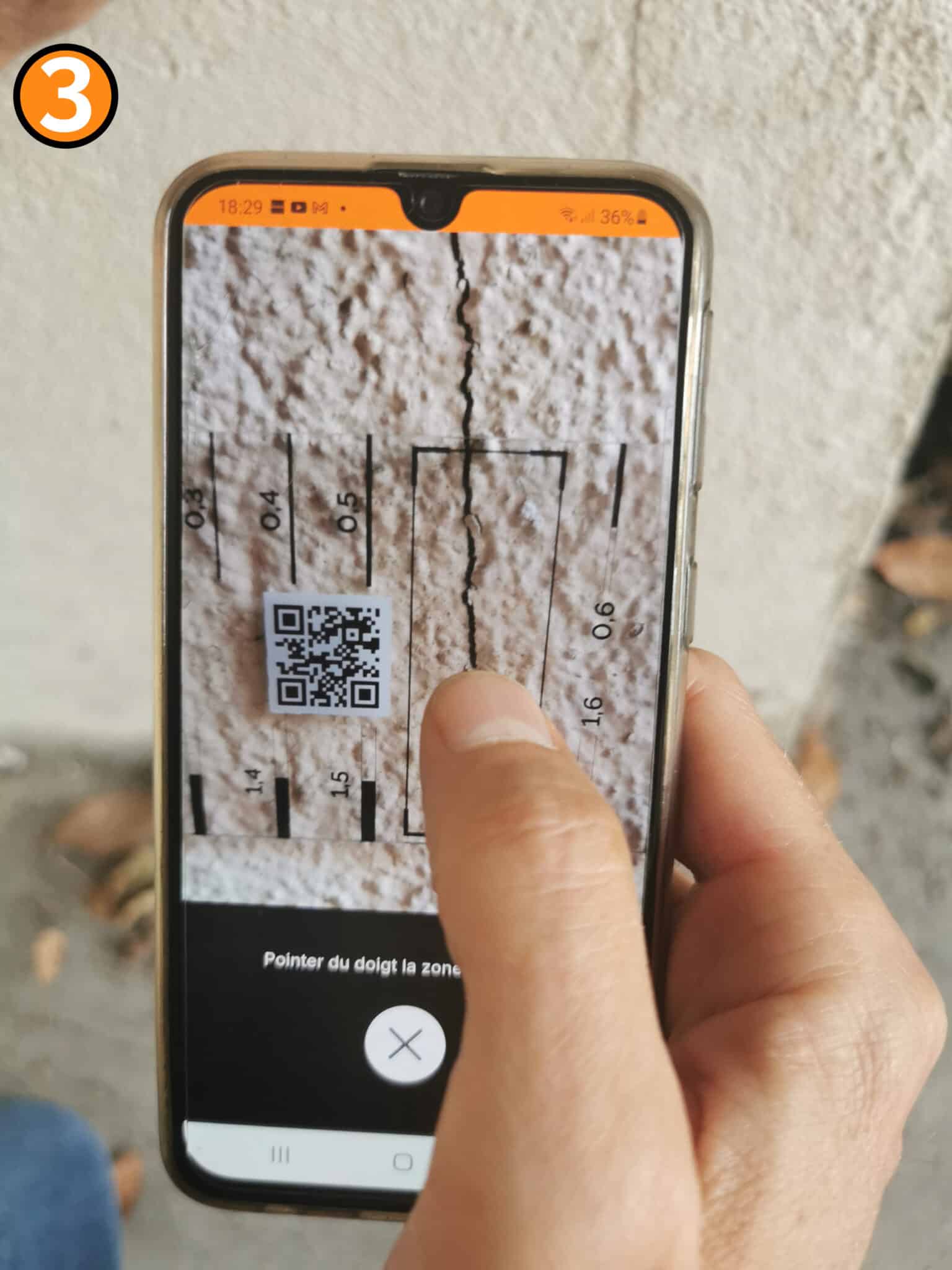 Crack ruler - Measuring the width of cracks